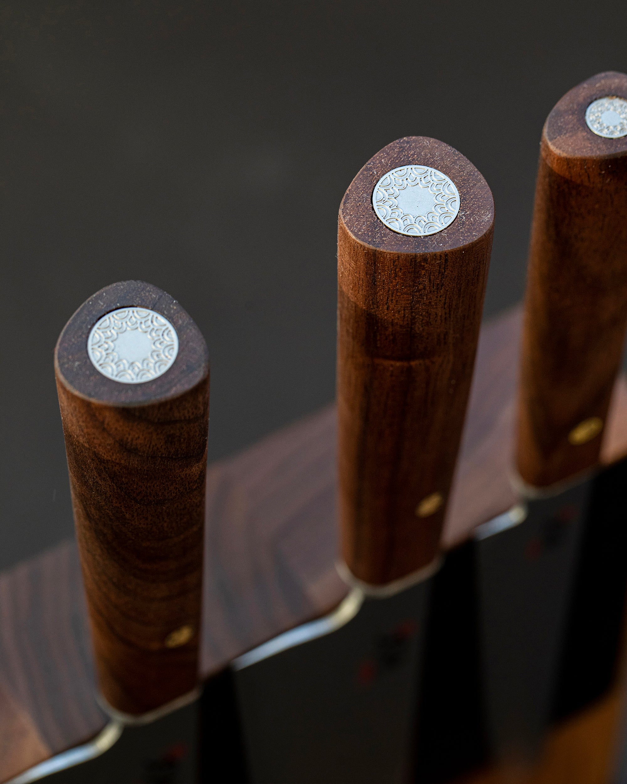 Knife Block - Walnut & Leather – Hazaki Knives