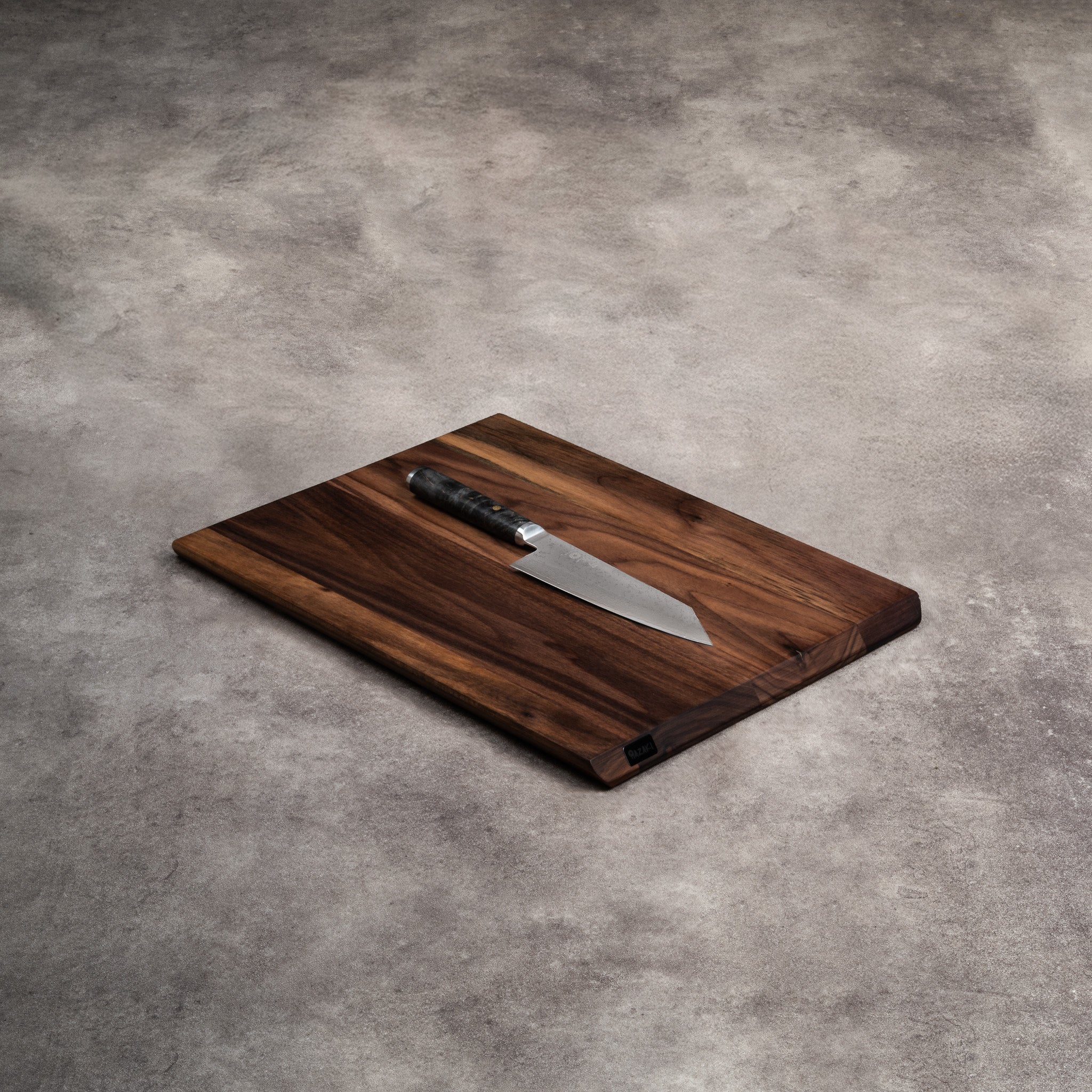 Medium Board - Walnut – Hazaki Knives